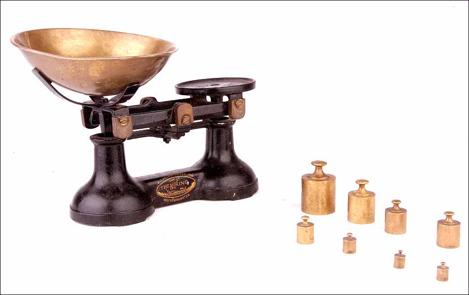Báscula Antigua Con Pesas